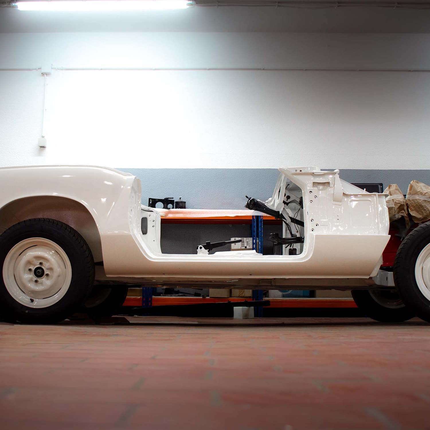 Restoration - Lamborghini Countach - Station